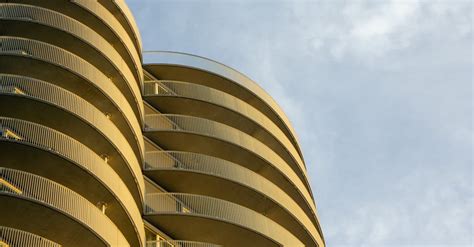 집 밖의 건물 외관 건물 외장 건축 사진 고층 건물 곡선 발코니 구조 기하학적 설계 네덜란드 네덜란드 건축