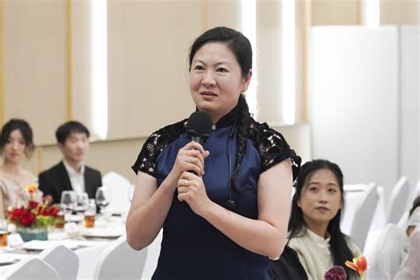 冬奥首金得主杨扬来啦！ 北师香港浸会大学