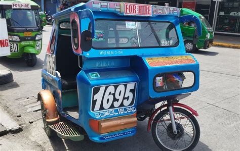 Transport publiczny na Filipinach Małe środki transportu lądowego Fundacja Kahibalo