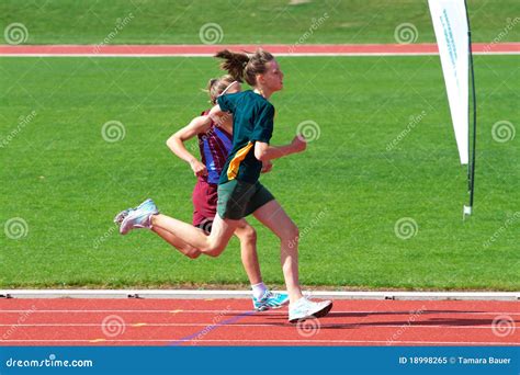 Ragazze Nella Corsa Di Sport Immagine Editoriale Immagine Di Barbaro Sprint