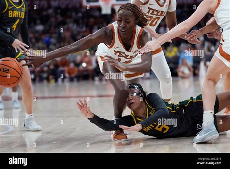 Texas Forward Amina Muhammad 14 And Baylor Guard Darianna Littlepage