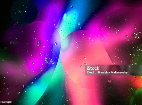 오렌지색과 보라색의 물과 기름이 섞인 아름다운 추상적인 배경 추상적인 매크로 배경입니다 바탕 화면 배경 무늬 텍스처 색깔 있는 거품 0명에 대한 스톡 사진 및 기타 이미지