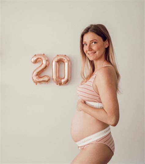 20 Weeks Pregnant Belly