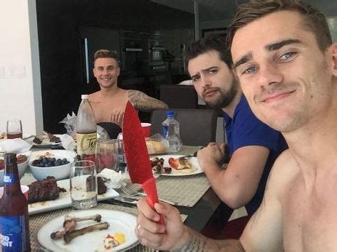 Antoine Griezmann En Vacances Il Oublie Tout Photos Closer