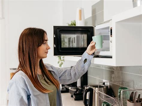 Cómo reparar un microondas que no calienta