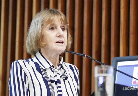Luciana Rafagnin PT quer aplicação da lei de transparência na fila do