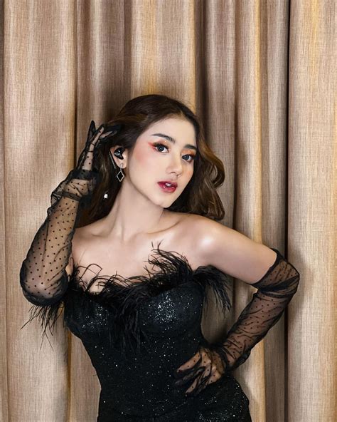 Kerap Unggah Foto Seksi Di Instagram Untuk Dapat Endorse Ghea Youbi