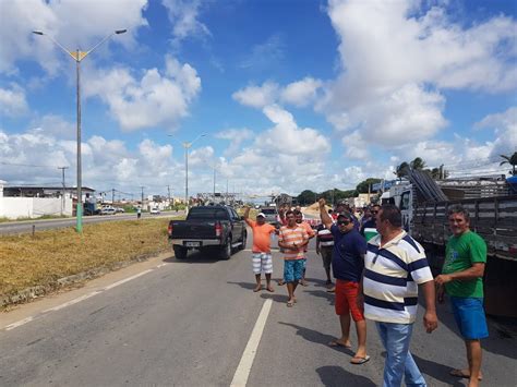 Em Protesto Contra Aumento Do Diesel Caminhoneiros Voltam A Interditar