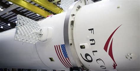 Spacex To Attempt Falcon 9 Precision First Stage Landing At Sea Slashgear