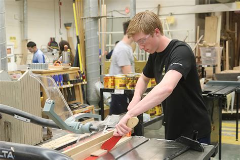 Woodworking Class Provides Real World Applications The Oracle