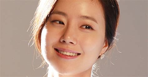 문채원 근황 물광피부 여전 쇄골노출 여신자태