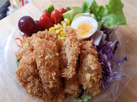 สลัดสเต็กปลาทอด 😋😋😋 สเต็กเด็กแนว สาขาสังขะ สุรินทร์
