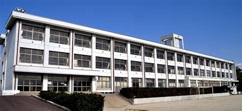 中部小学校