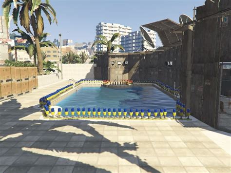 A Cool Zombie Base With A Pool For Simple Zombies Mod By Sollaholla