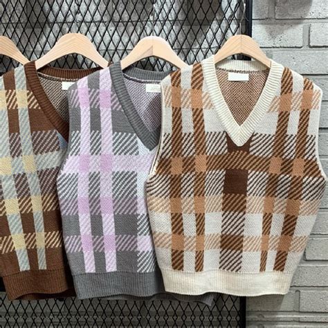 스팸체크 니트조끼패턴니트조끼사각줄무늬조끼니트v조끼패턴무늬브이넥조끼배색베스트기본조끼민소매조끼니트베스트