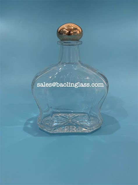 700ml Flint Vodka Or Whisky Glass Bottle