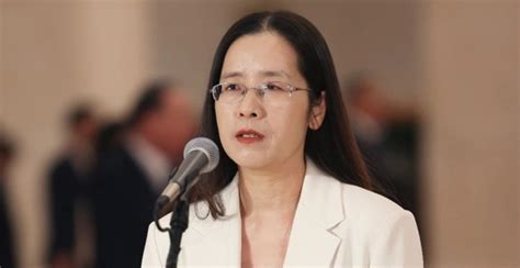 首场委员通道，她分享了“从0到1”的故事腾讯新闻