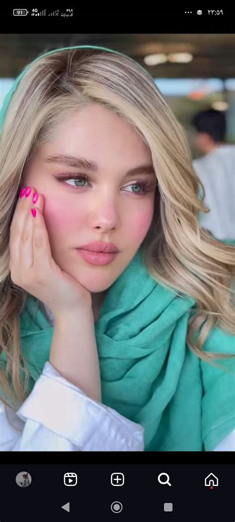 این بلاگر زیباست به نظرتون عکس تبادل نظر نی نی سایت
