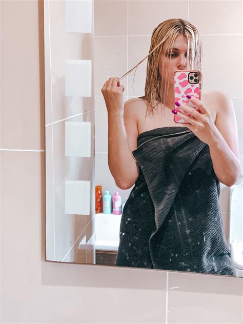 Fresh Out The Shower What If I Dropped The Towel Scrolller