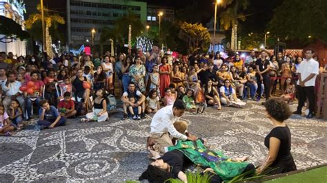 Fabiano Oliveira Apresenta Viii Vitrine Literária Na Praça Fausto