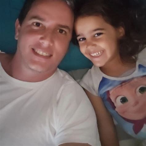 ליעד לירי שלי בת 4 היום אדם ובן הכניסו לי הרבה אור לחיים ולימדו אותי הרבה אבל לירי היא בית