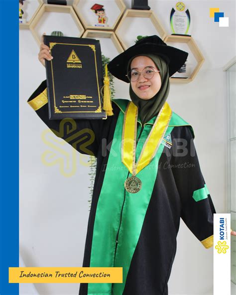 Jual Toga Wisuda Lengkap Surabaya Kotabi 085715470979