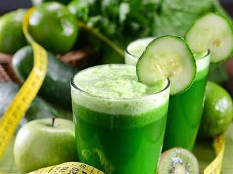 Suco de couve limão e pepino Letícia Silvestrini