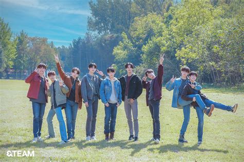 Music Industry Business The Howling Team Member Yuma Group Photos