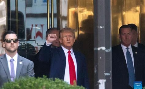 Chân Dung Nữ Diễn Viên Phim 18 Khiến ông Donald Trump Phải Hầu Tòa