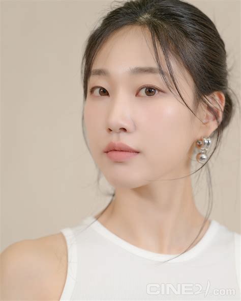 [인터뷰] ‘온전히 바라보는 시선의 힘 하윤경