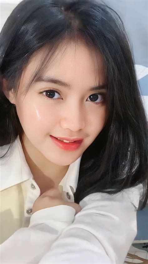 Pin Oleh Nayy Yaa Di Pap Cewe Gaya Rambut Dengan Poni Produk