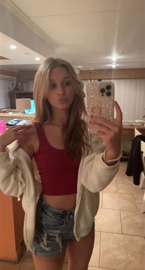 Preppy Mirror Selfie Beachy Role Play Pretty White Girls Pretty