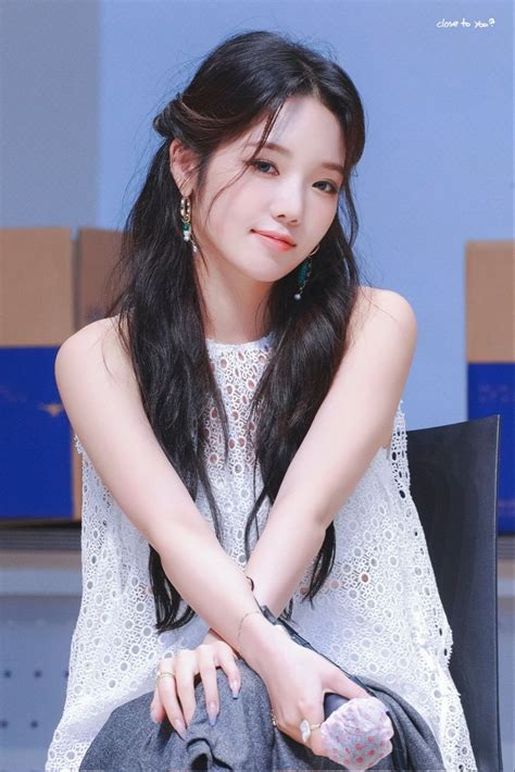 Pin By 나 On ジソン氏 Kpop Girls Jisun Fromis 9 Korean Girl Groups