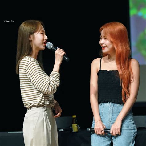 Solar And Moonbyul Mamamoo 180728 Moonsun