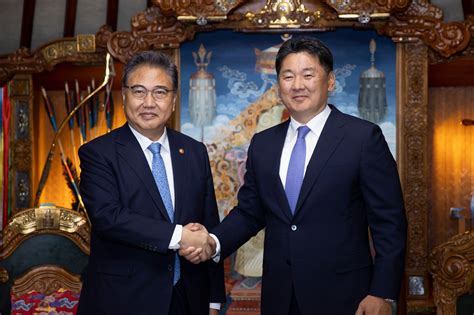 БНСУ ын Гадаад хэргийн сайд Пак Жин ийг хүлээн авч уулзав Newswall