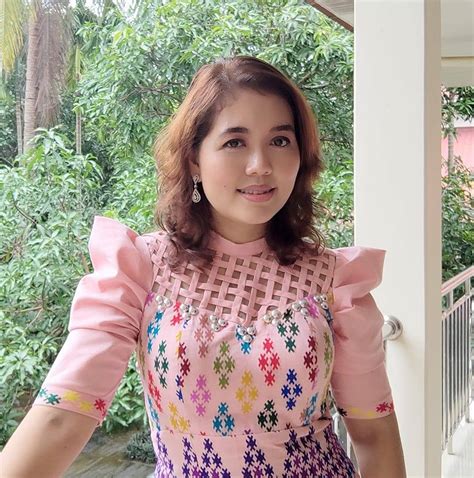 လှမြင့်မိုရ် ကချင်လုံချည် လှမြင့်မိုရ် ကချင်လုံချည်