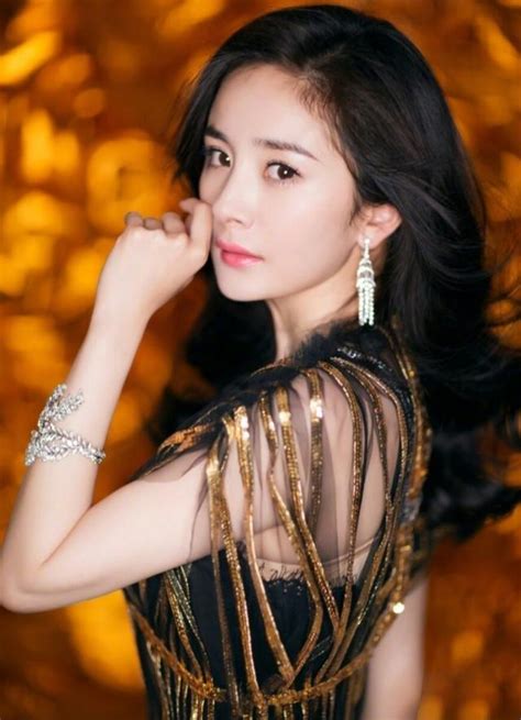 楊冪換髮型美出天際，網友：長發短髮都很美，但能不能露全臉 每日頭條