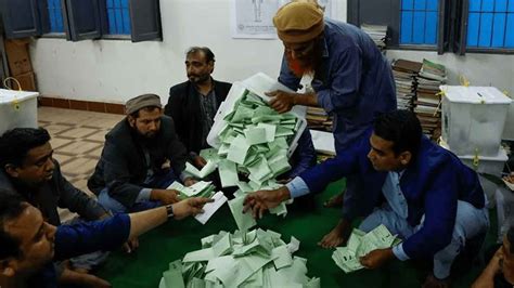 پہلے غیر سرکاری حتمی نتیجے کا اعلان