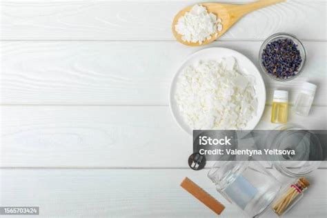 수제 양초 간장 촛불 만들기 세트입니다 콩 왁스 향수 및 에센셜 오일 심지 말린 라벤더 꽃 및 유리 캔들 홀더 Diy 텍스트에 대한 Hobbyplace 복사할 장소 Diy에