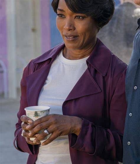 9 1 1 S05 Angela Bassett Coat Athena Grant Coat