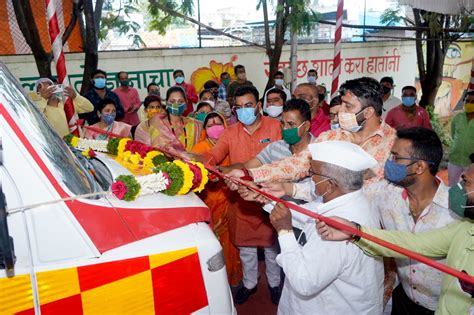चिखली मोरे वस्ती येथे नवदुर्गा सखी मंचच्या वतीने मोफत रूग्णवाहिकेचे