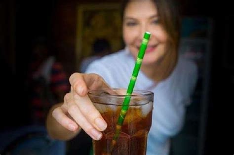 Terinspirasi Hobi Jajan Di Warteg Tamara Bleszynski Buka Rumah Makan Di Bali Idea