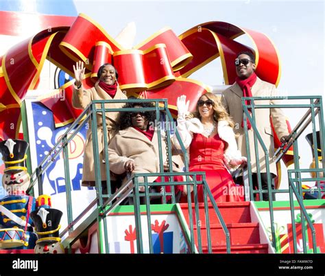 2015 Macys Thanksgiving Day Parade Featuring Mariah Carey Where New