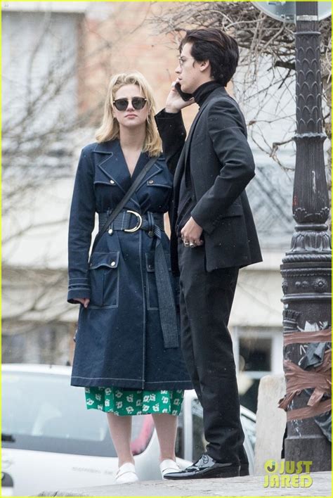 Photo Cole Sprouse Lili Reinhart Spotted Kissing In Paris 29 Photo
