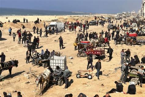 More Than 100 Killed After Troops Fire On Gaza Crowd