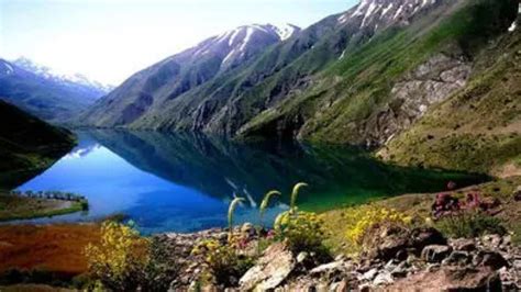 دریاچه زیبای گهر محصور در کوه های بلند اشترانکوه فیلم