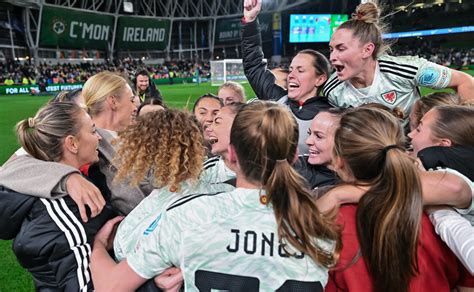 Menywod Cymrun Cyrraedd Yr Ewros Golwg360