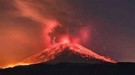 Fuerte Explosión Del Volcán Popocatépetl Cimbra Puebla Esta Madrugada
