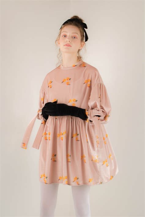 시눈 Sinoon 데일리룩 데일리코디 디자이너브랜드 Koreabrand 걸리쉬 로맨틱 러블리 Lovely