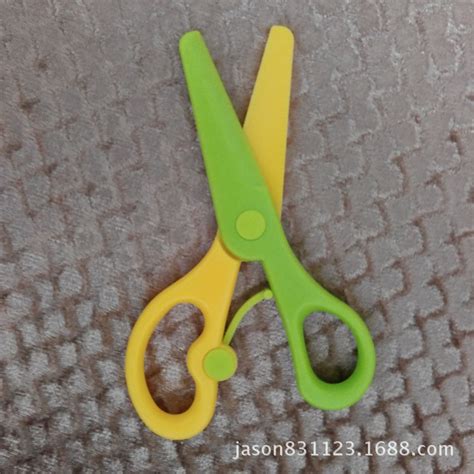 厂家直销安全剪刀 学生儿童手工剪文具 幼儿园全塑料剪刀 阿里巴巴